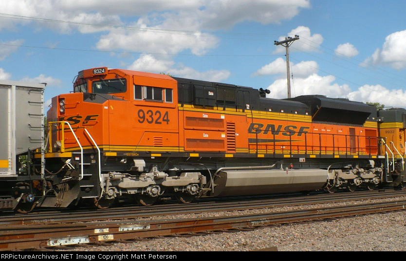 BNSF 9324